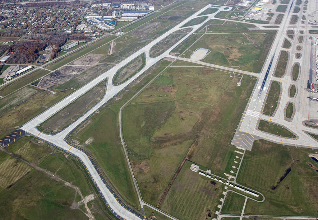 DTW Reconstruction of Runway 4L/22R & Associated Taxiways - Arora Engineers